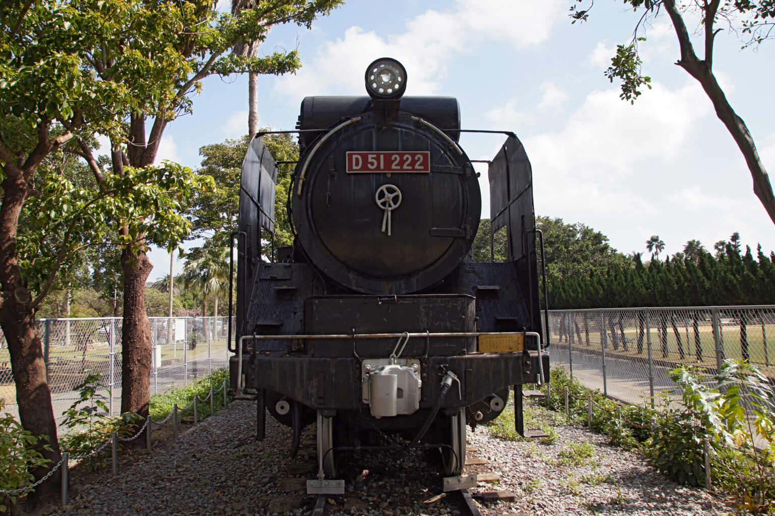 沖縄に蒸気機関車D51 222が保存されている理由とは？ 子供たちの願いを叶えた国鉄職員たち - 乗り物解説の部屋